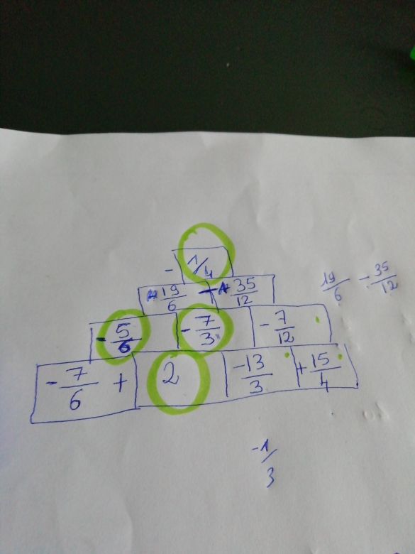 Pyramid fraction : exercice de mathématiques de quatrième - 835883